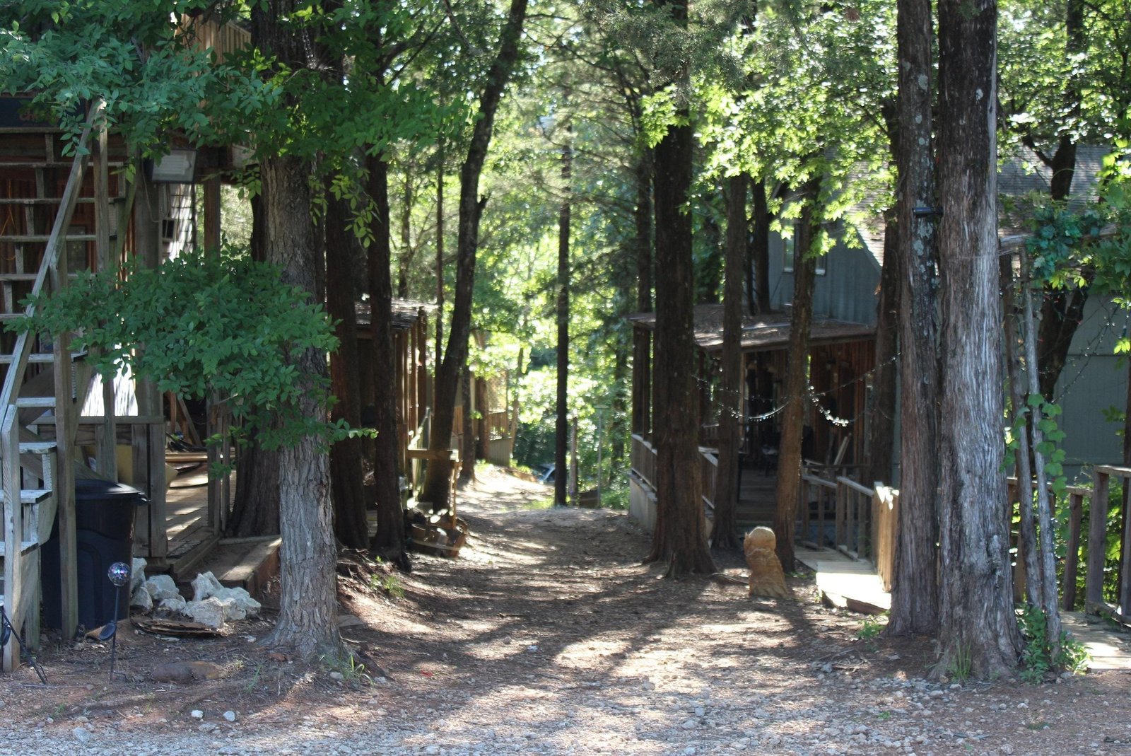 Mountain Hideout Hotel - Rustic Hotel Located at the Mountain , Canton TX